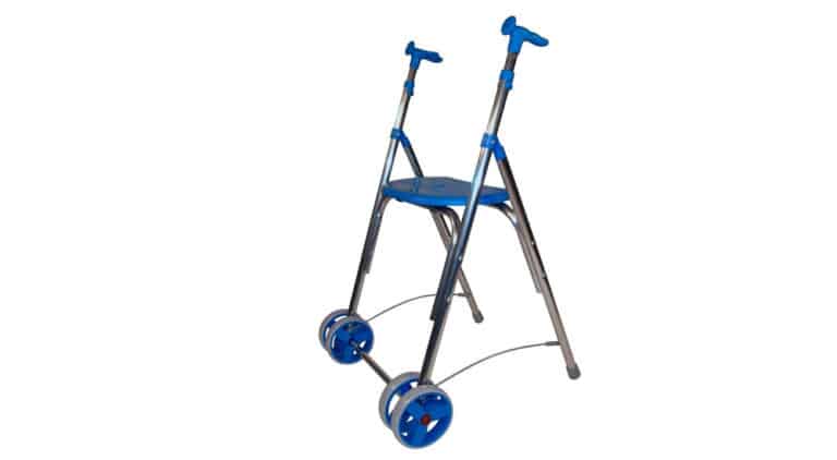 Quel rollator choisir pour mon proche