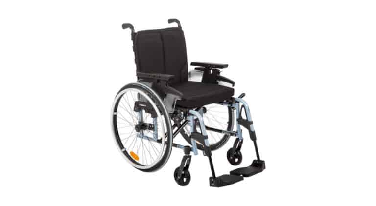 Fauteuil roulant manuel pliant ultra léger